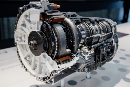 Understanding the Car Drivetrain ─ Components and Functions